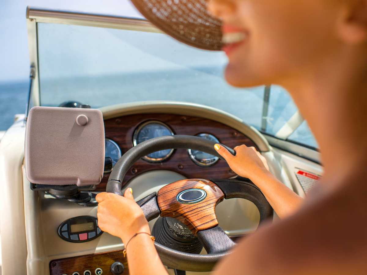 Private-Powerboat-Lessons-in-Rhode-Island-9 - In-Command Seamanship ...