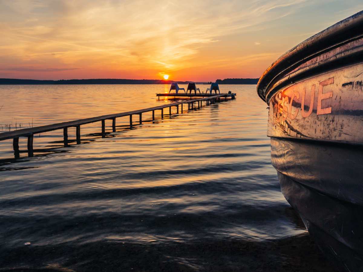 Rescue Boat and Pier - In-Command Seamanship Training - Recreational ...